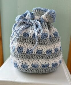 15+ Crochet Drawstring Bag Patterns You’ll Want to Make Right Now ...